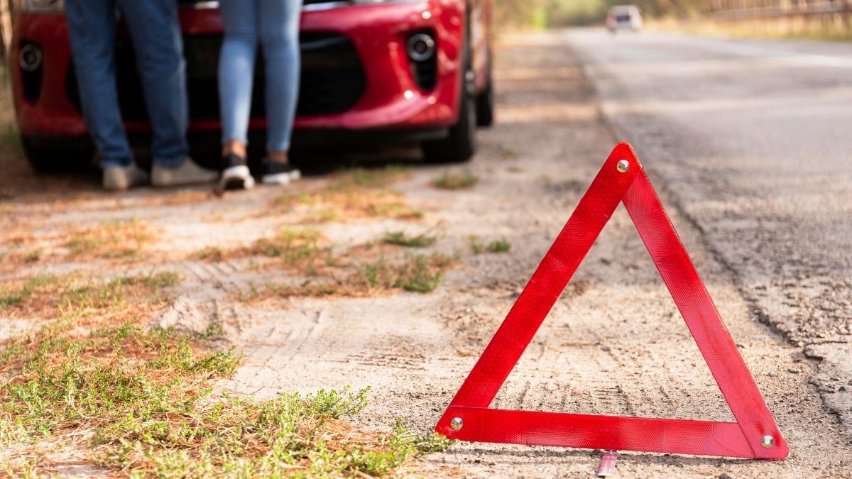 Il triangolo è fondamentale per la sicurezza stradale, ecco come usarlo